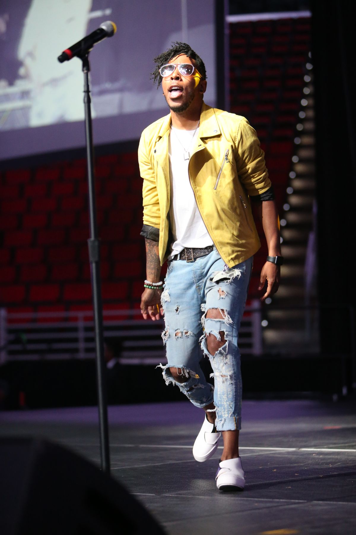 Deitrick Haddon Electrifies The Stage [PHOTOS] - The Rickey Smiley ...